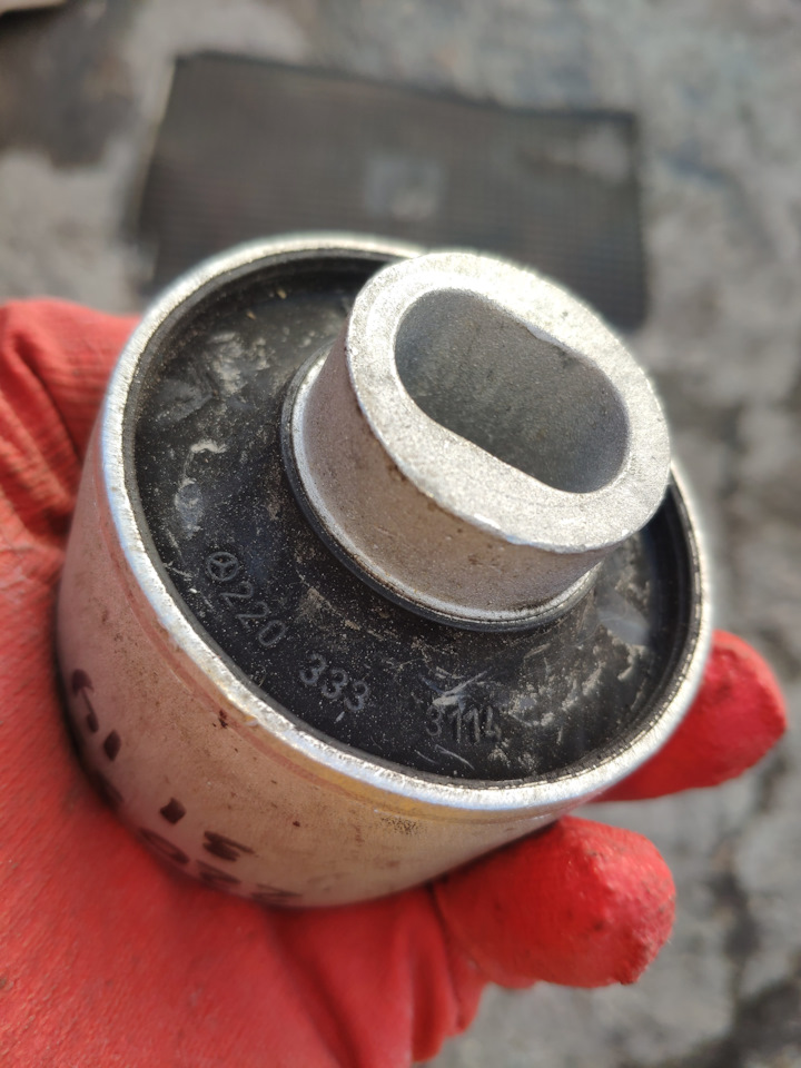 A2203333114 Сайлентблок рычага подвески Mercedes | Запчасти на DRIVE2