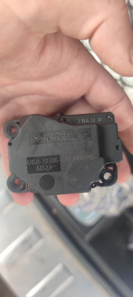 Моторчик регулировки заслонок Вольво 30733779. | 15 000 ₽ в городе ...