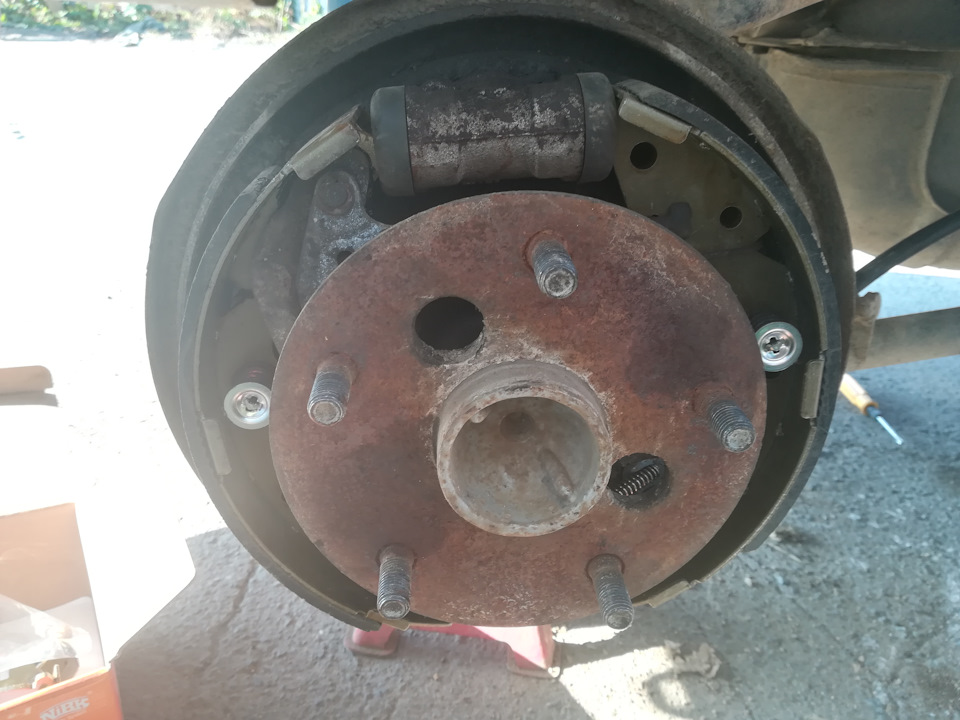 Замена тросика ручника на китайский аналог от SR50 — Toyota Master Ace ...