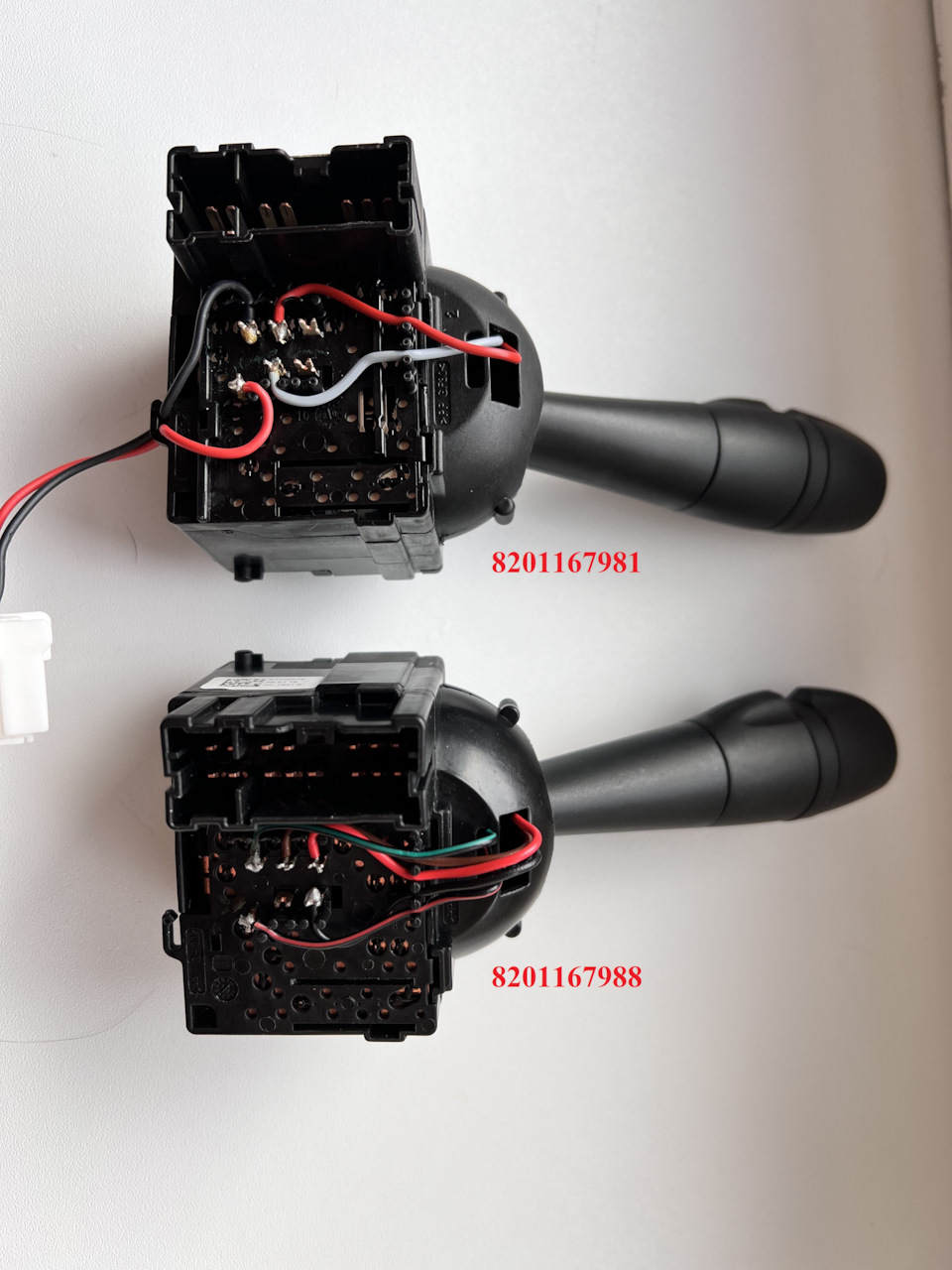 8201167988 Выключатель на рулевой колонке RENAULT | Запчасти на DRIVE2