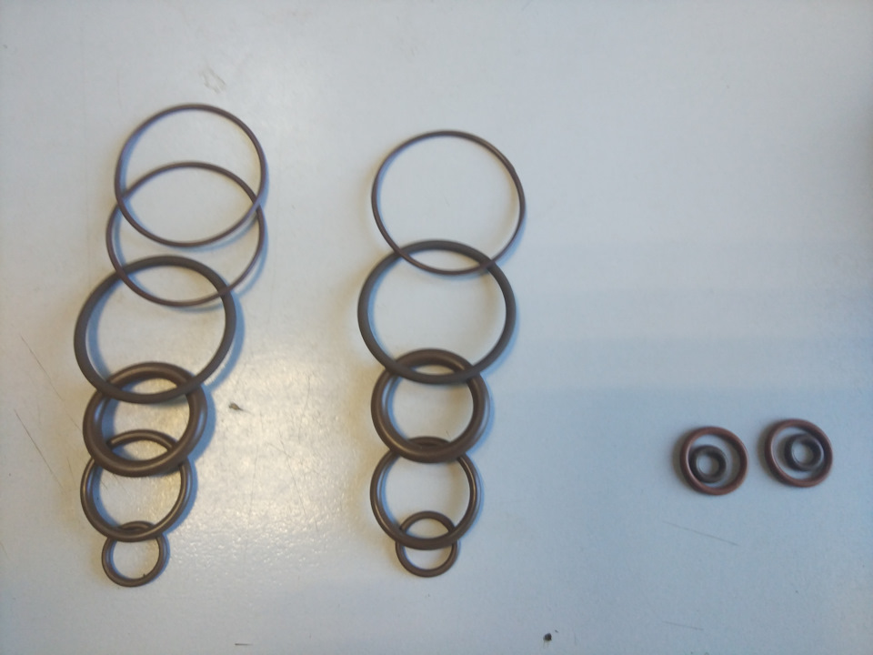 078109088H Регулятор фаз газораспределения (1-3 цилиндры) / AUDI A-4,6 ...