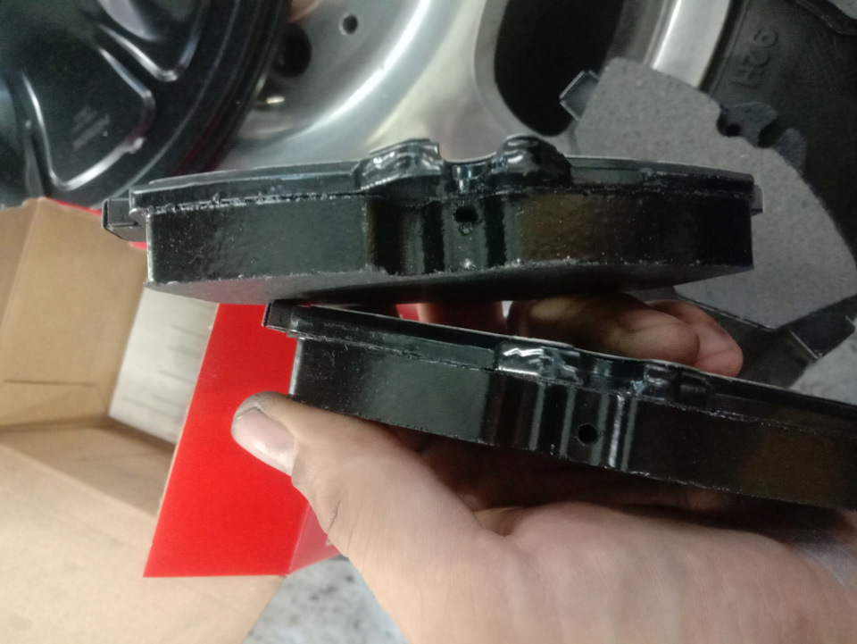 Замена тросов стояночного тормоза.Замена тормозных дисков и колодок ...