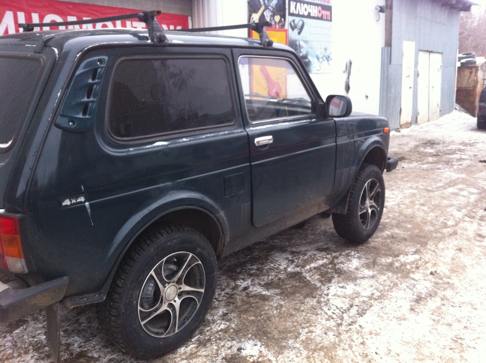 Переобулся в шипы 215\65\16 — Lada 4x4 3D, 1,7 л, 1995 года | шины | DRIVE2