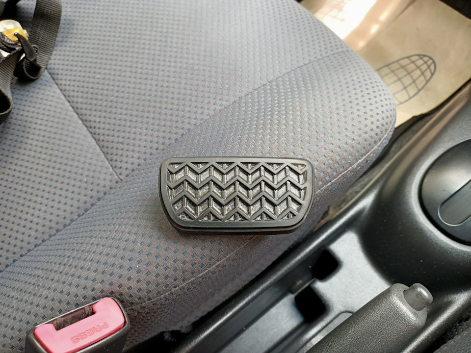 Накладка педали тормоза Toyota 47121-52010 — Toyota Probox, 1,5 л, 2006 ...