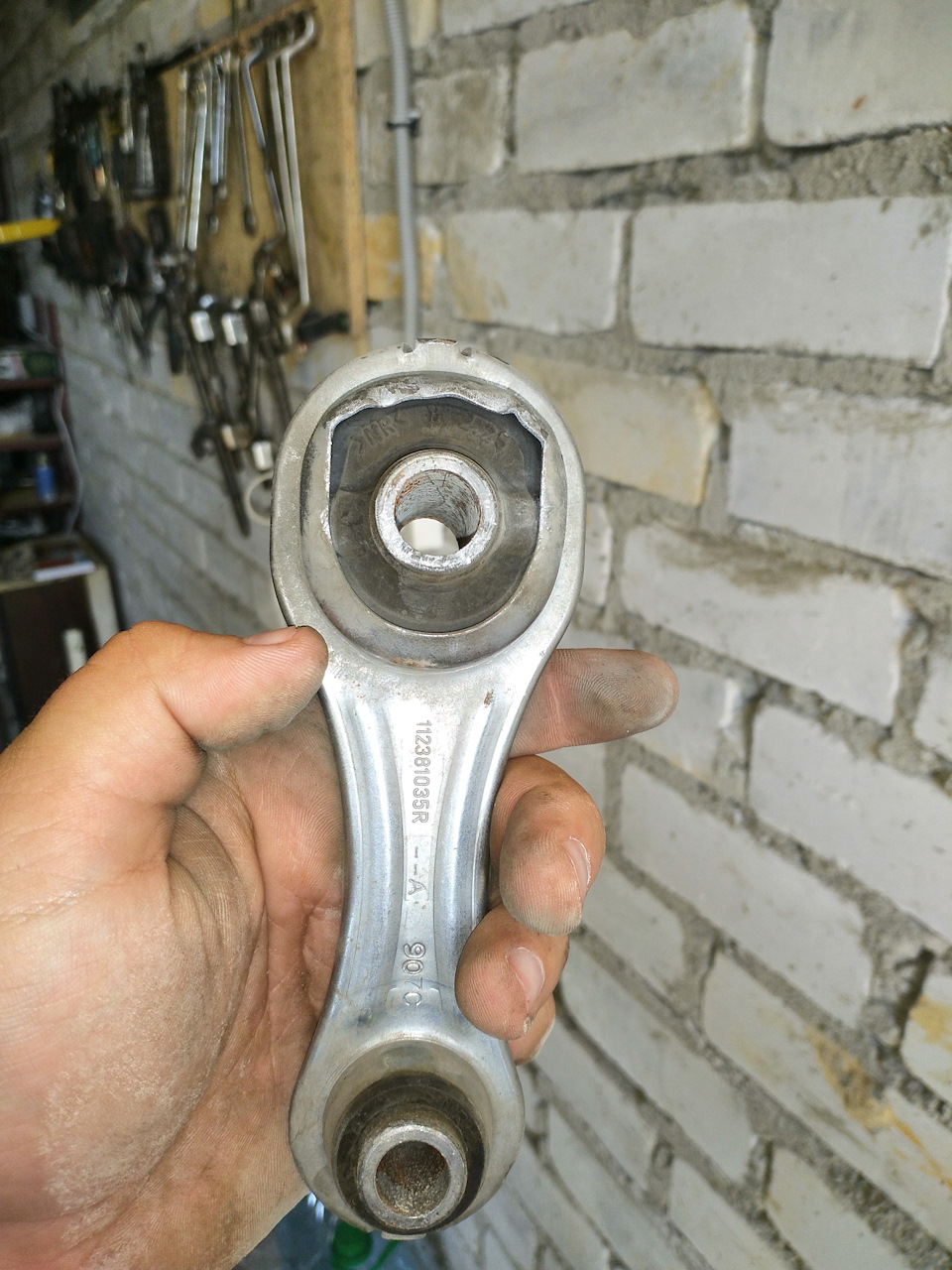 112381035R Штанга подвески двигателя с по RENAULT | Запчасти на DRIVE2