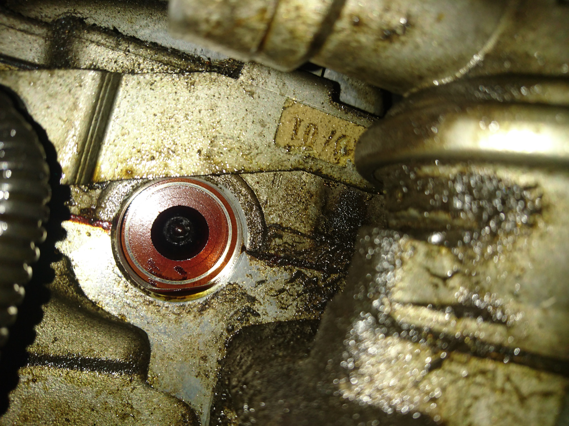 Как я потерял заглушку распредвала. — Volkswagen Golf Mk4, 1,6 л, 2002 ...