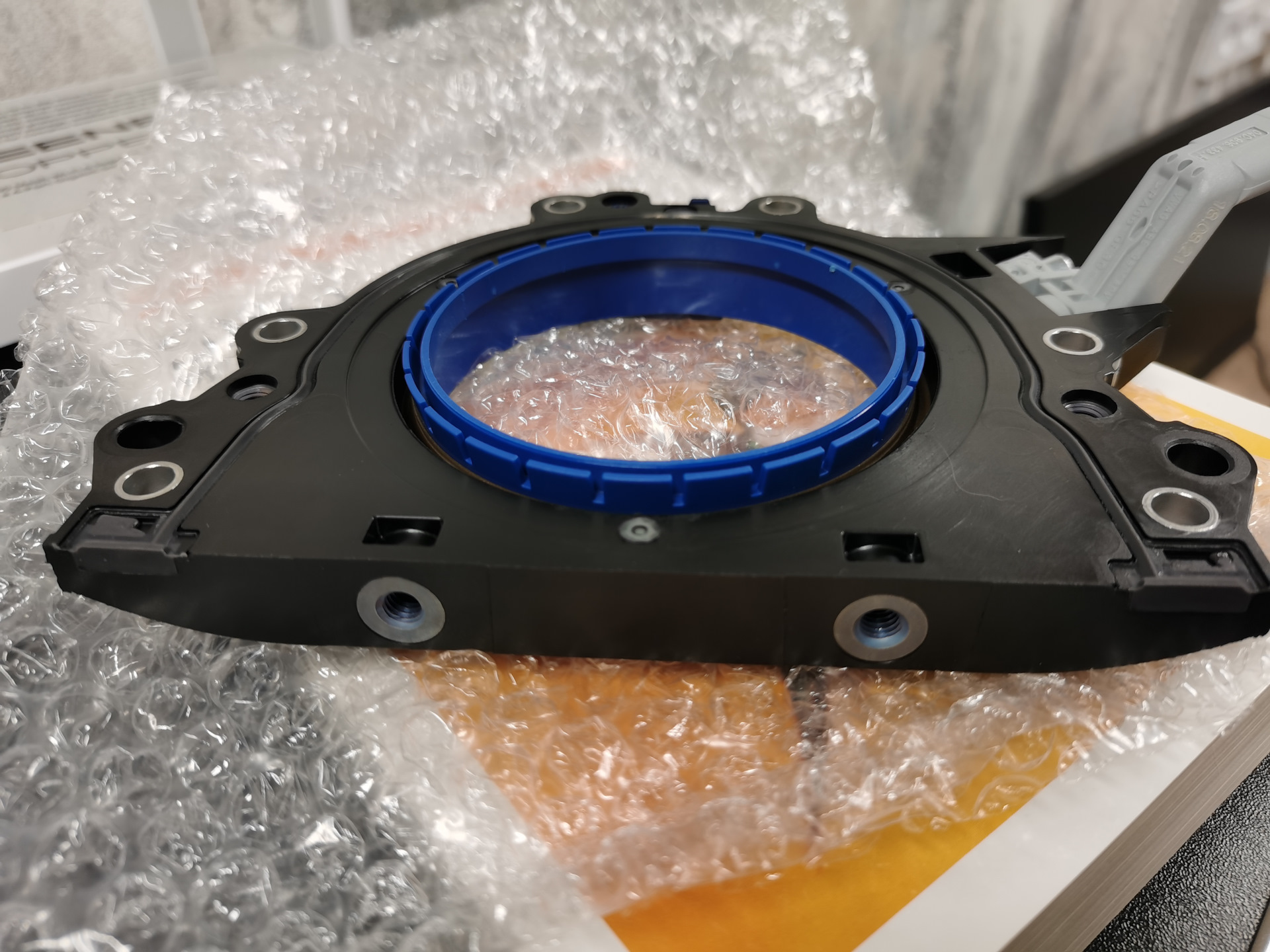 Устранение течи масла на стыке коробки и двигателя – сальник коленвала ...