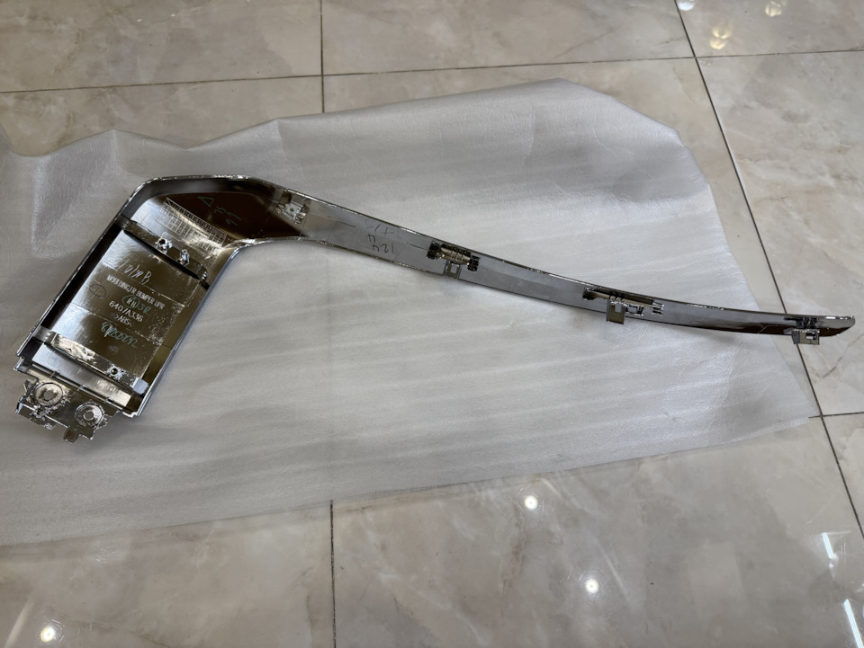 Накладка переднего бампера правая хром на Mitsubishi L200 (5G). | 7 999 ...