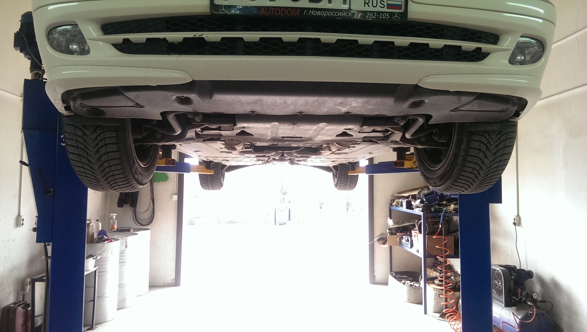 замена масла в Двигателе — Mercedes-Benz E-Class (W211), 3,2 л, 2004 ...