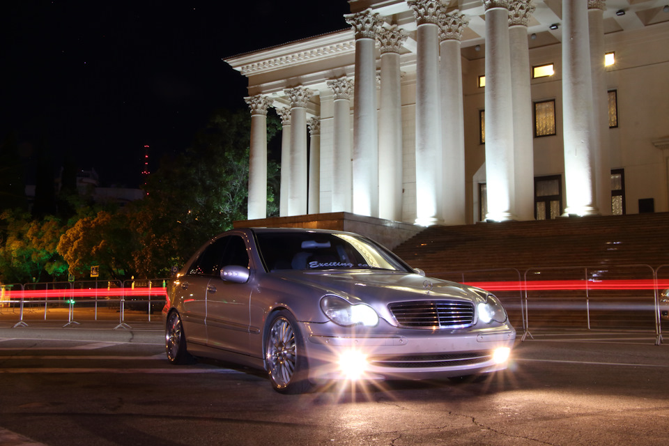 Зимние деньки на Зимнем театре) — Mercedes-Benz C-Class (W203), 2,2 л ...