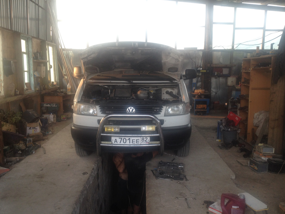 Удаление течи масла+замена — Volkswagen Transporter T4, 2,5 л, 2002 ...
