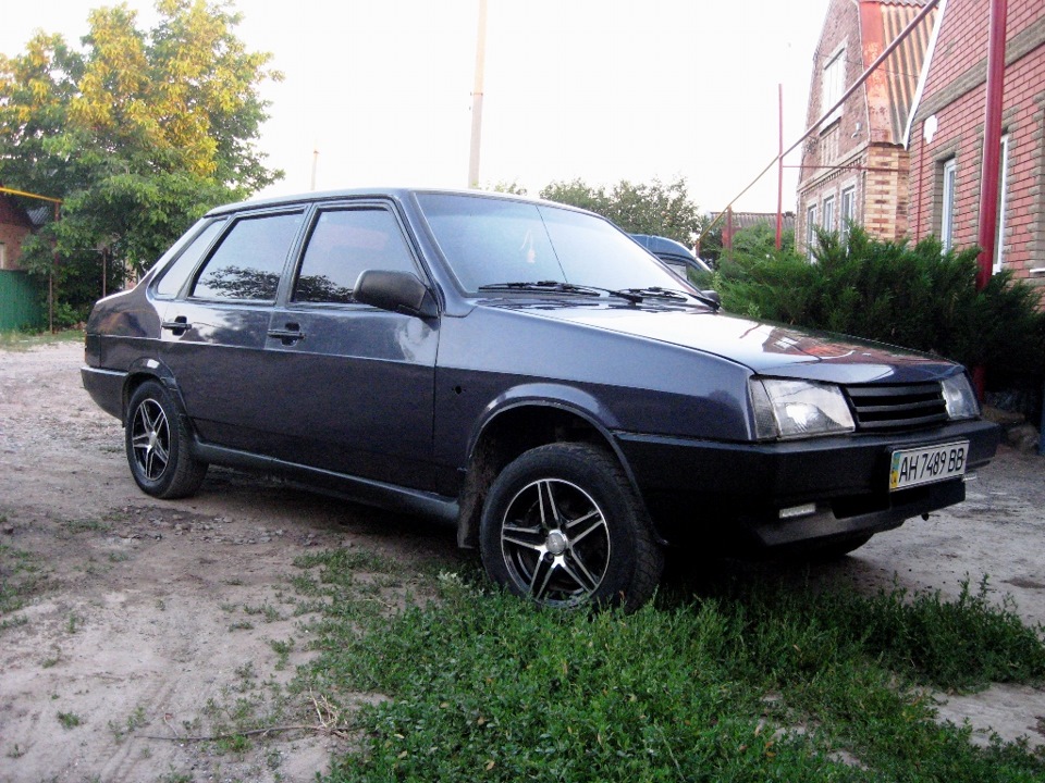 пофоткался) — Lada 21099, 1,3 л, 1994 года | фотография | DRIVE2