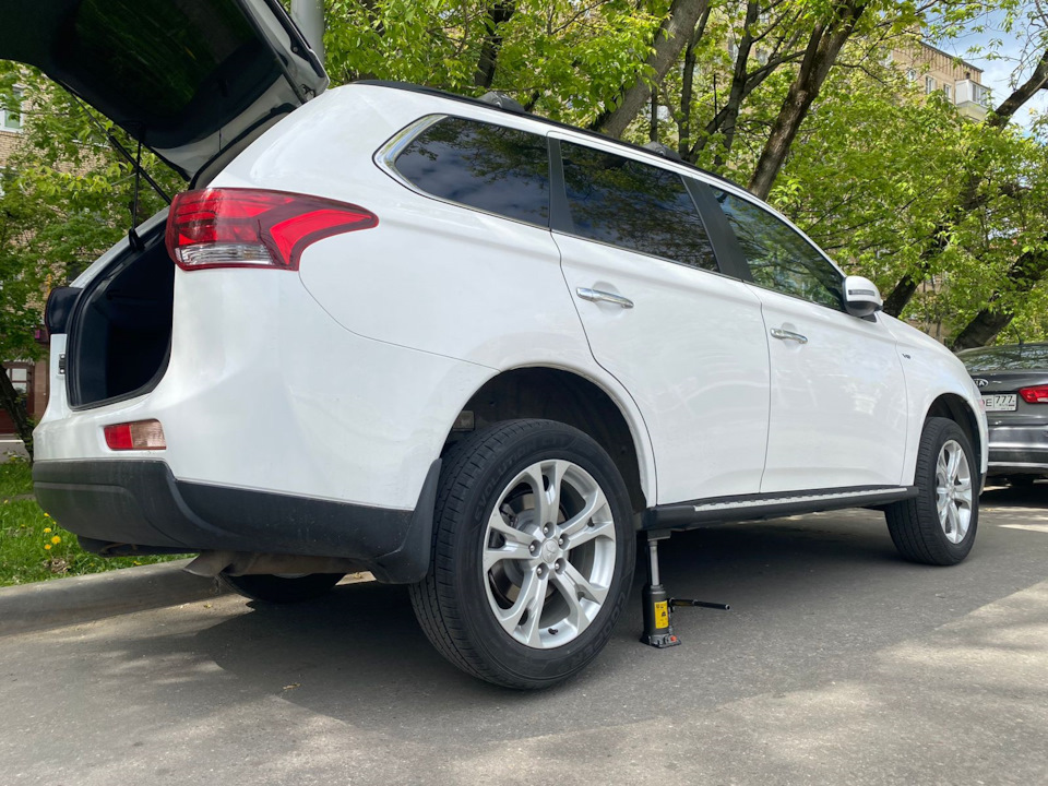 7️⃣9️⃣ Домкраты и опоры для них. — Mitsubishi Outlander (3G), 3 л, 2013 ...
