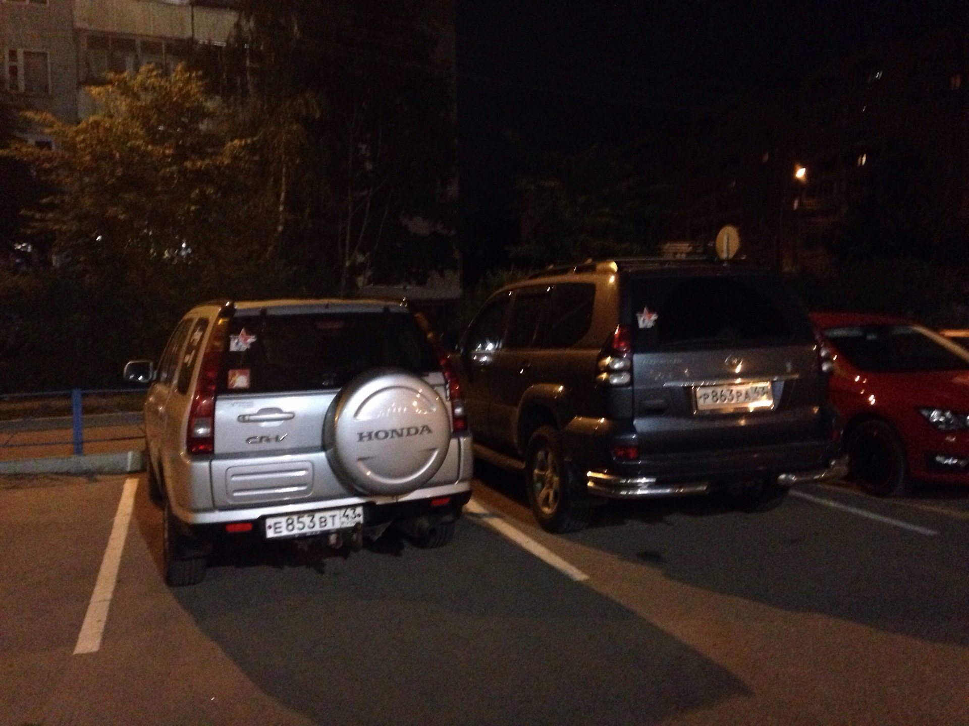 Honda CR-V vs TOYOTA LAND CRUISER PRADO — Honda CR-V (RD4/RD5/RD6/RD7), 2 л, 2003 года ...