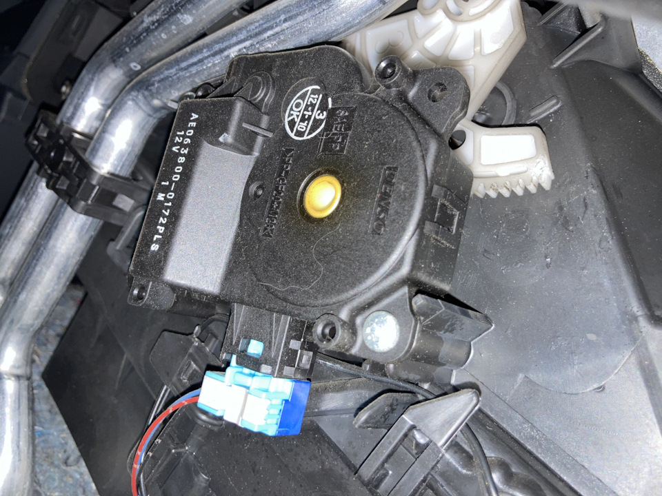 DTC B1446 — Climate/Heater или сказ о сервоприводе — Toyota Venza (1G ...