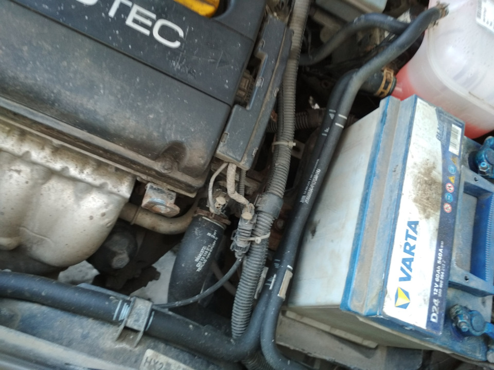 Замена бачка ОЖ 93179469 — Opel Astra H, 1,8 л, 2008 года | аксессуары ...