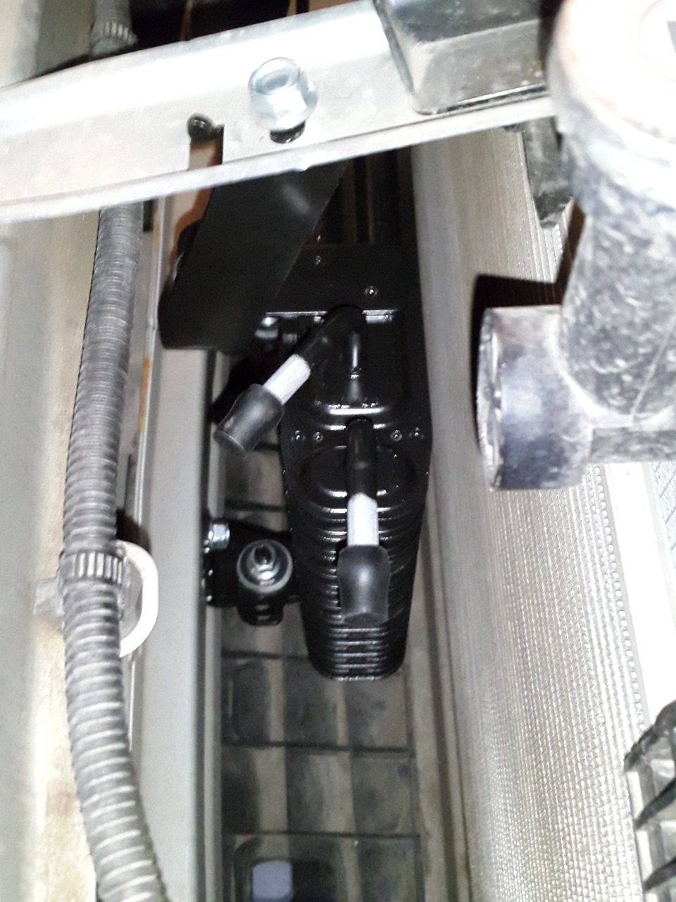 К лету готов! Или установка масляного радиатора. — Mitsubishi Outlander ...