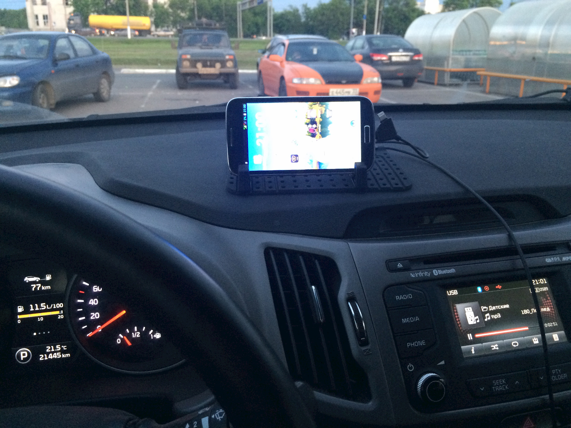 Крепление навигатора — KIA Sportage (3G), 2 л, 2014 года | аксессуары ...