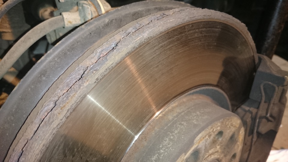 Передние тормозные диски — Volkswagen Tiguan (1G), 2 л, 2010 года ...