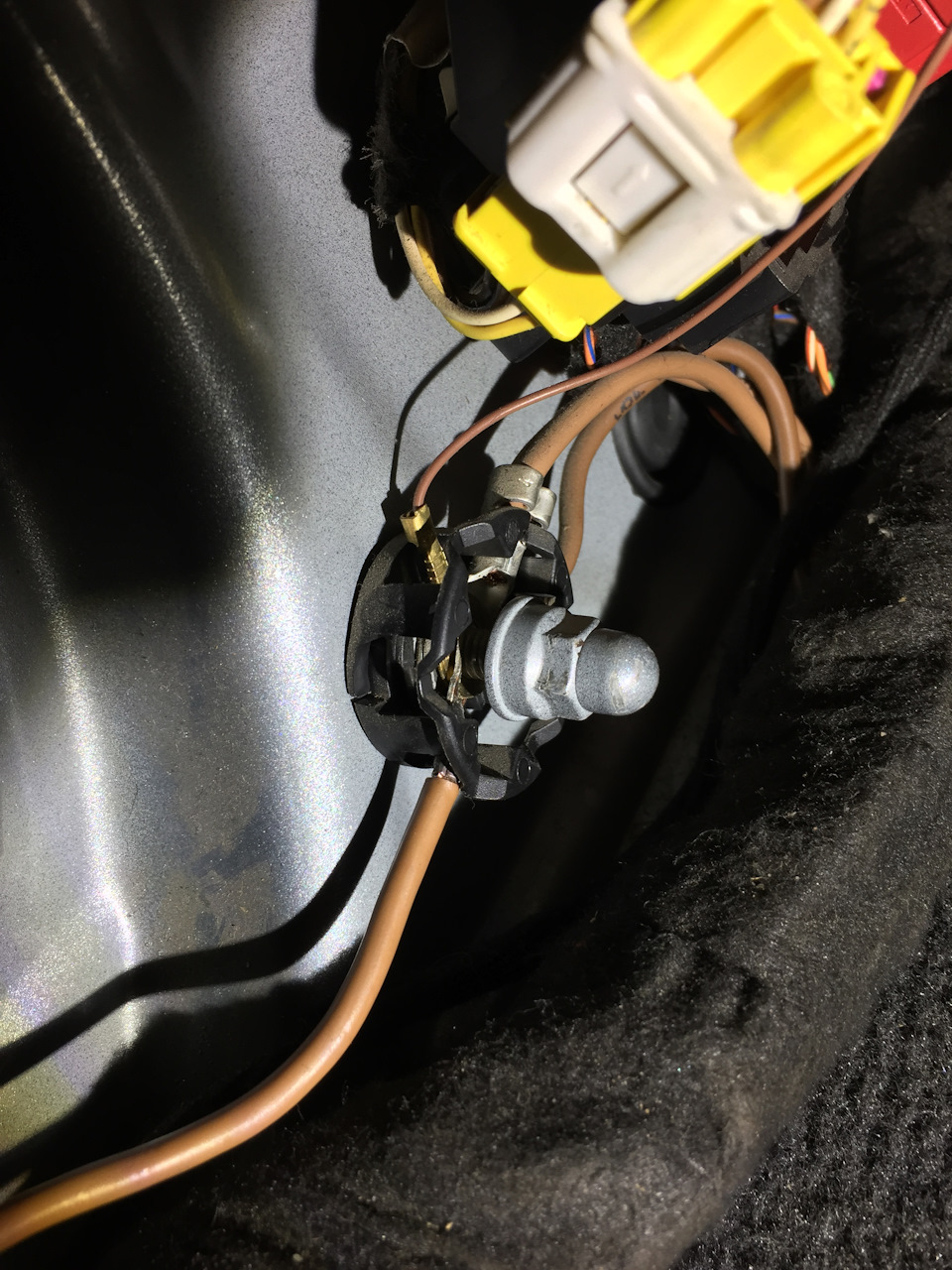 Кожаный электро салон ч.2. Установка передних сидений. — Audi A4 (B8 ...