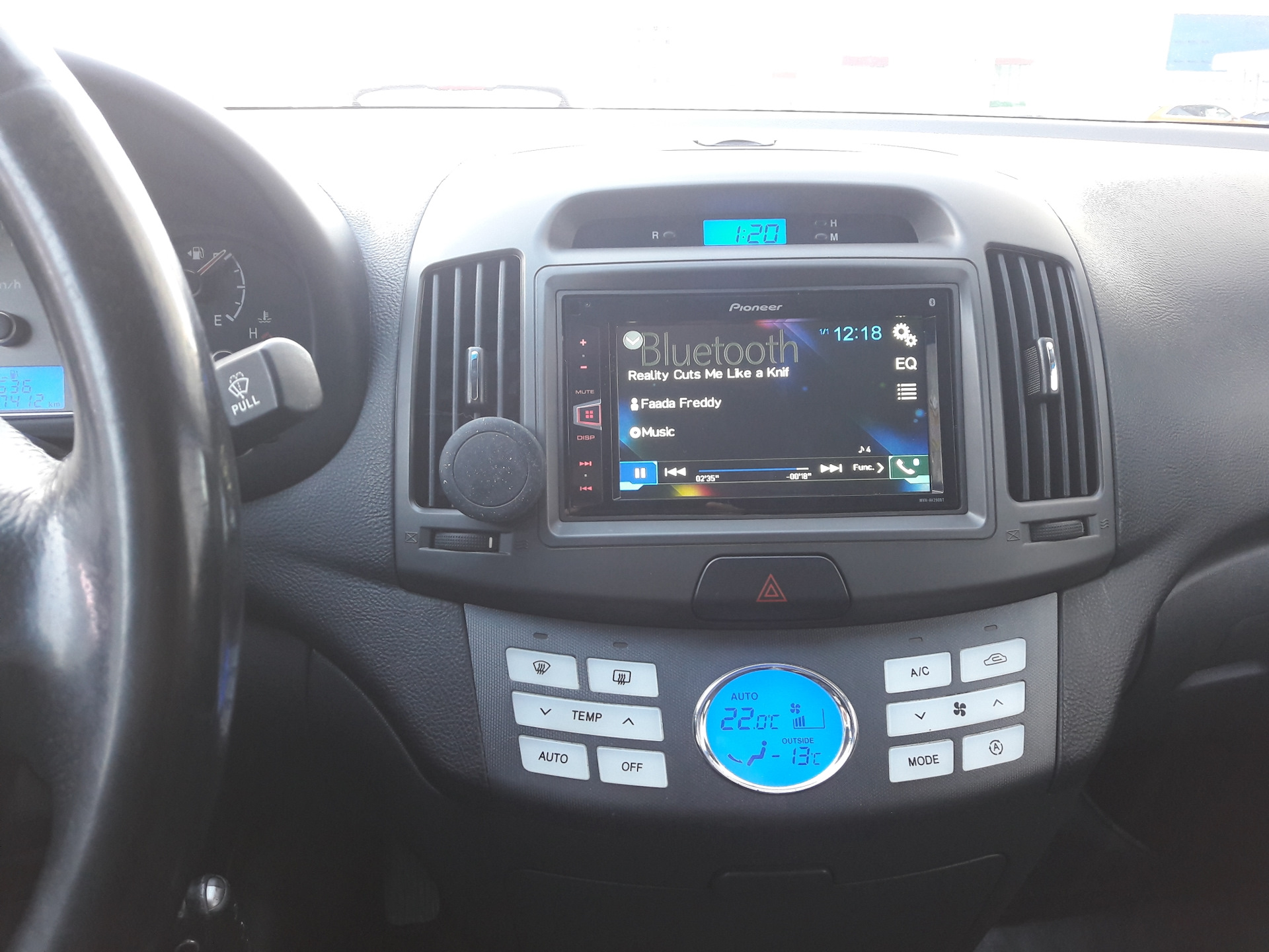 Установка автомагнитолы pioneer MBH-AV290BT и передних динамиков на ...
