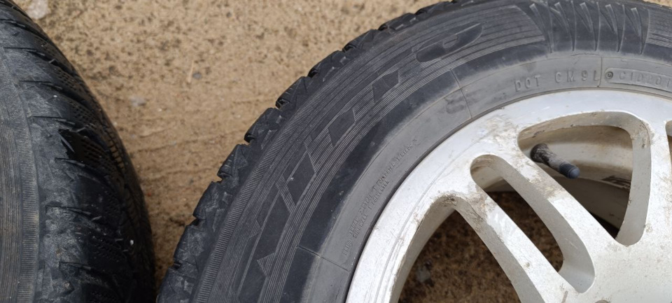 Шины зимние шипованные Nitto 205/65 R15, литые диски 15 5x114,3 на ...