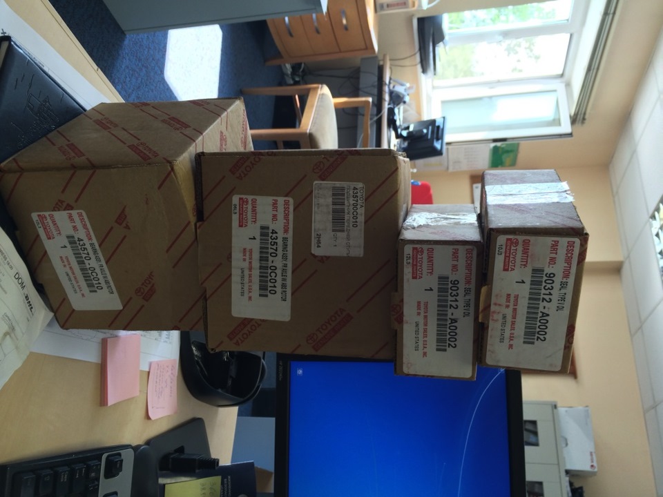 Меняем ступичные подшипники — Toyota Tundra (II), 5,7 л, 2007 года ...