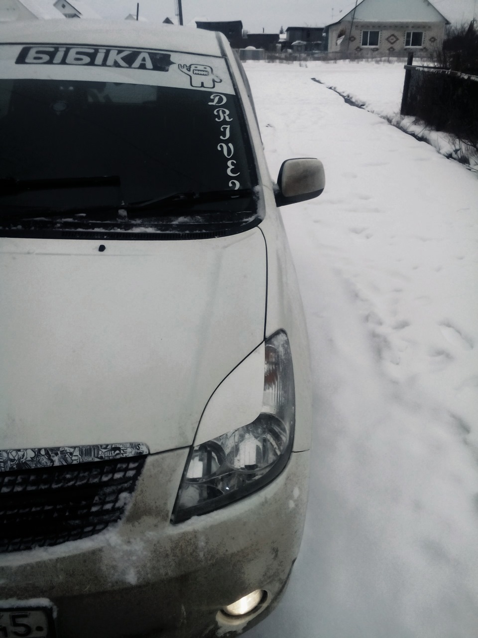 В общем, на тебе снег) — Toyota Corolla Spacio (E121), 1,5 л, 2003 года | фотография | DRIVE2