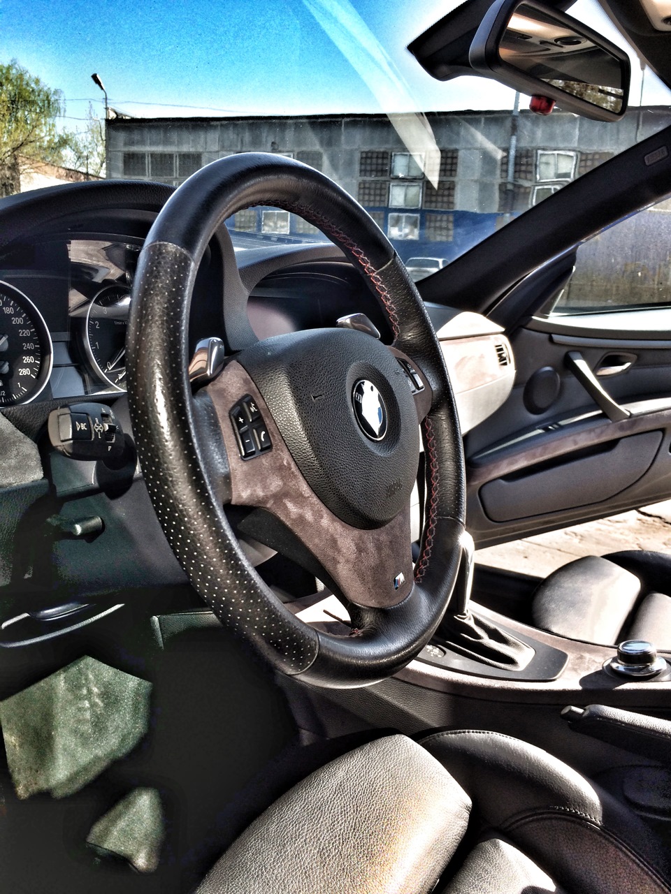 Перетяжка декоративных пластиков Алькантарой-самоклейкой. — BMW 3 ...