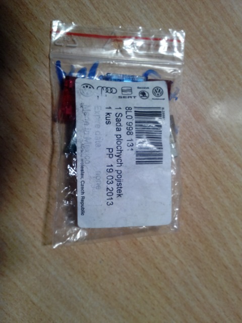 8L0998131 Комплект нож. предохранителей VAG | Запчасти на DRIVE2