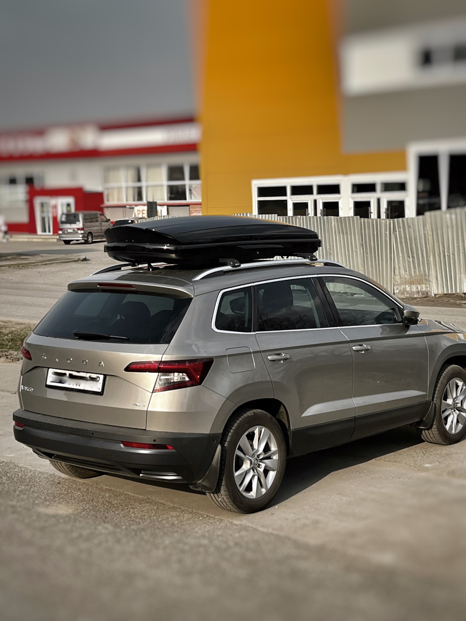 Автобокс Thule Dynamic 800 M — Skoda Karoq, 1,4 л, 2020 года ...