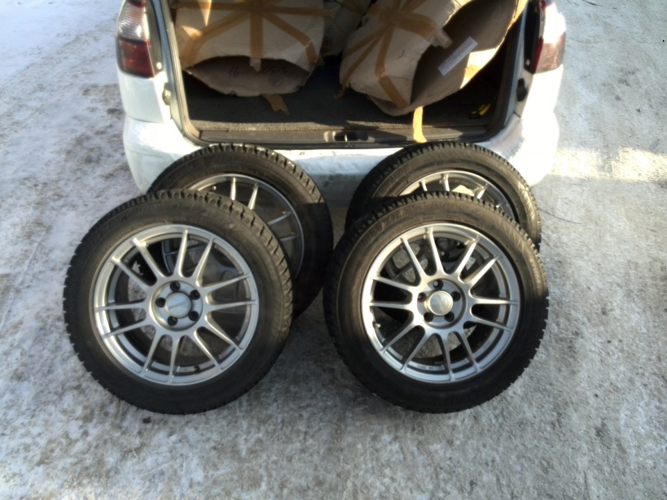 Диски Enkei Rivazza, шина Bridgestone Blizzak Revo2 — Subaru Legacy (BE ...