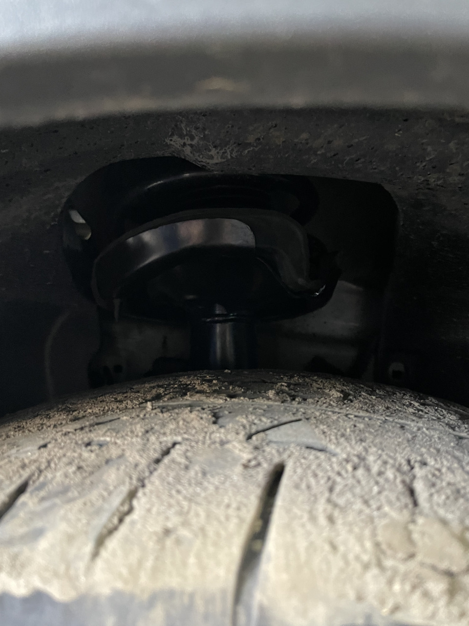 Замена передних амортизаторов — Ford Kuga (2G), 1,6 л., 2014 года ...