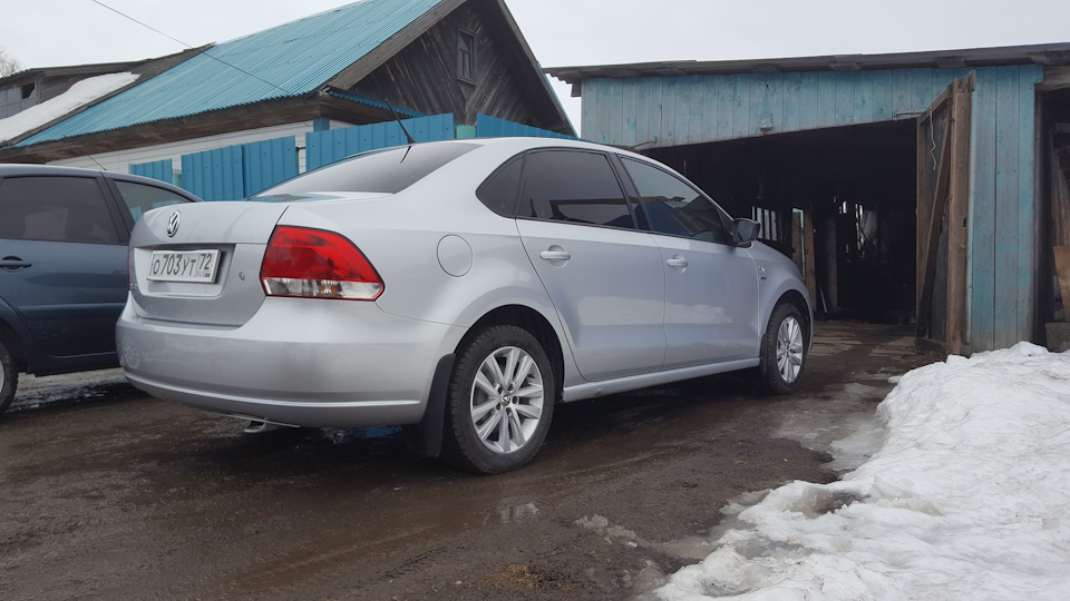 Летний сезон. — Volkswagen Polo Sedan, 1,6 л, 2013 года | аксессуары | DRIVE2