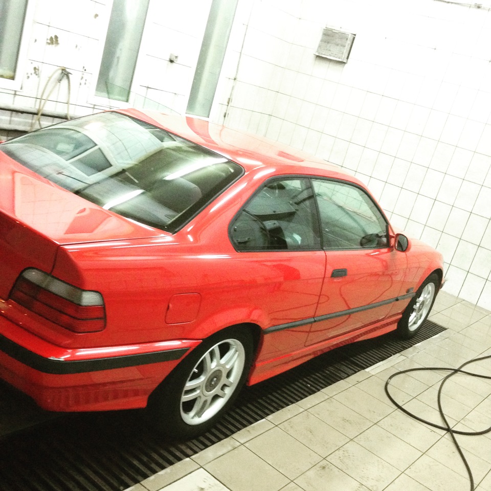 Однофотопост — BMW 3 series Coupe (E36), 2,8 л, 1995 года | мойка | DRIVE2