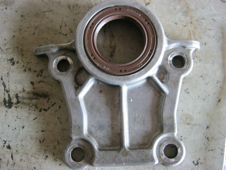 Сальники коленвала и распредвала — Toyota Land Cruiser 70, 2,8 л, 1992 ...