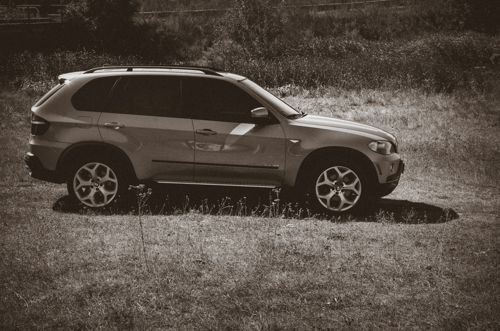 Несколько ч/б фото — BMW X5 (E70), 3 л, 2007 года | фотография | DRIVE2