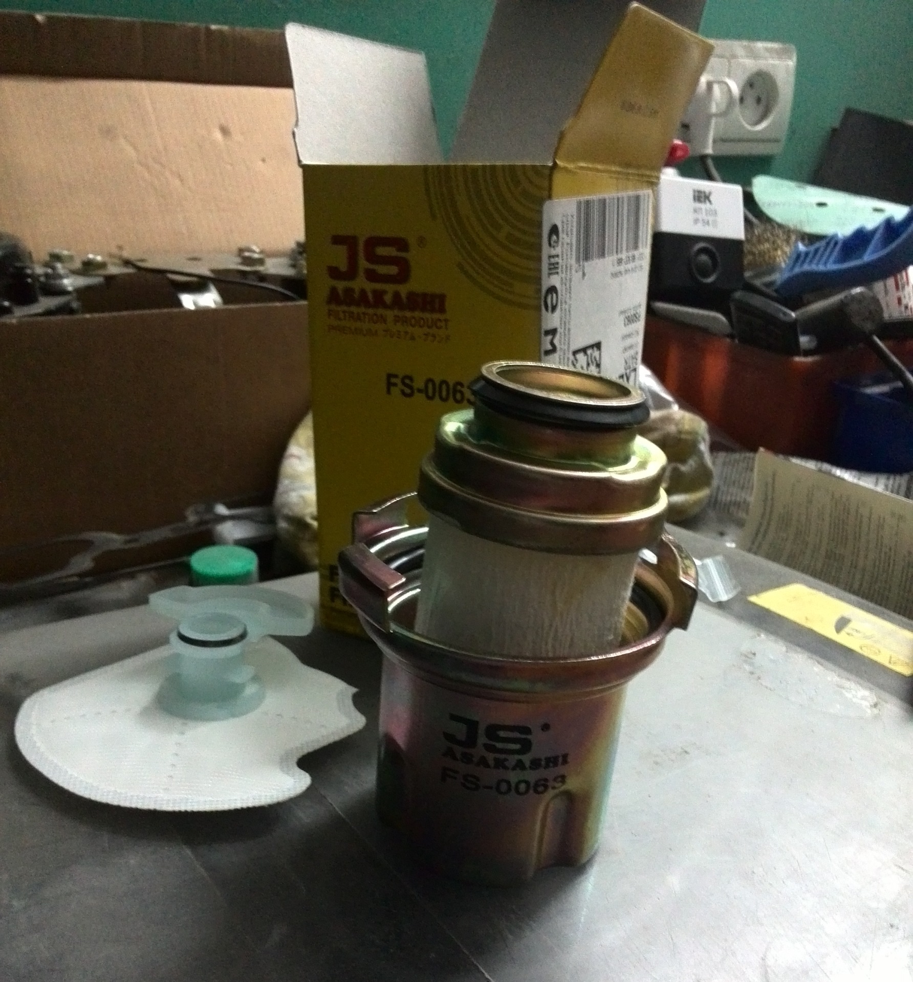 Замена топливного фильтра. Удивился качеству бензина. — Subaru B4 (BE ...