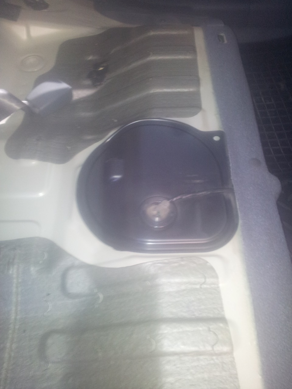 Замена топливного фильтра — KIA Rio (2G), 1,4 л, 2010 года | своими ...