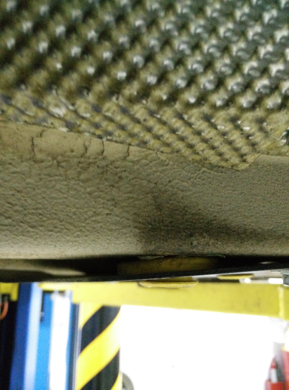 Защита топливных трубок. — Opel Astra J, 1,6 л, 2014 года | аксессуары ...