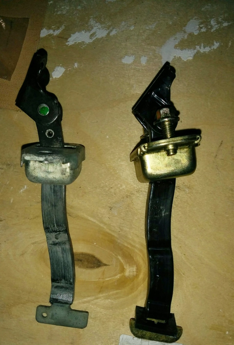 Установил ограничители дверей от Lifan Solano — Pontiac Vibe (1G), 1,8 ...