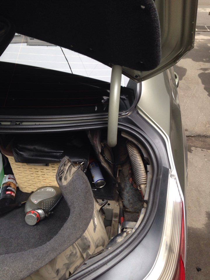 Boot open! — BMW 5 series (E60), 2,5 л, 2005 года | поломка | DRIVE2