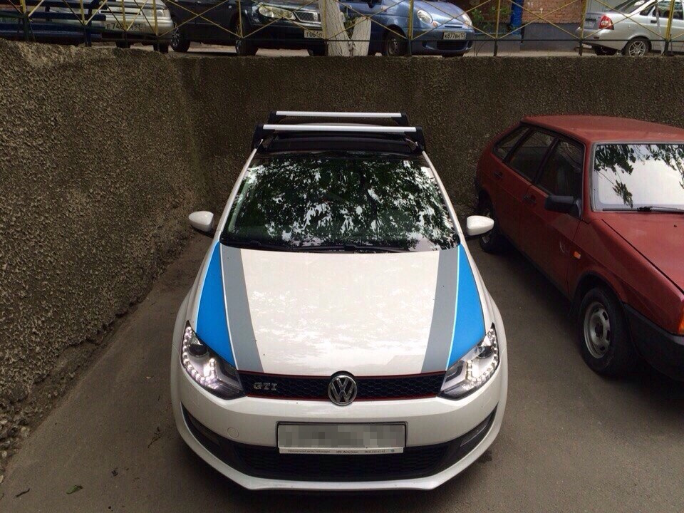 Поперечины/рейлинги/багажник POLO на Volkswagen Polo Hatchback Mk5 ...