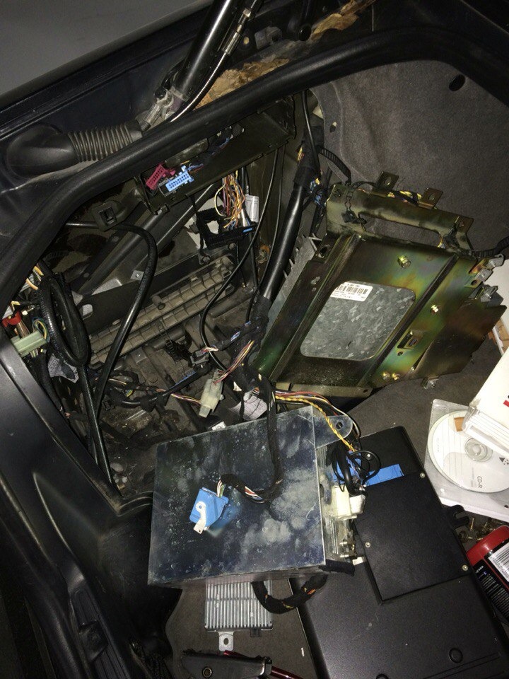 Линейки и стерео AUX из блока BM24 — BMW 7 series (E38), 4,4 л, 1999 ...