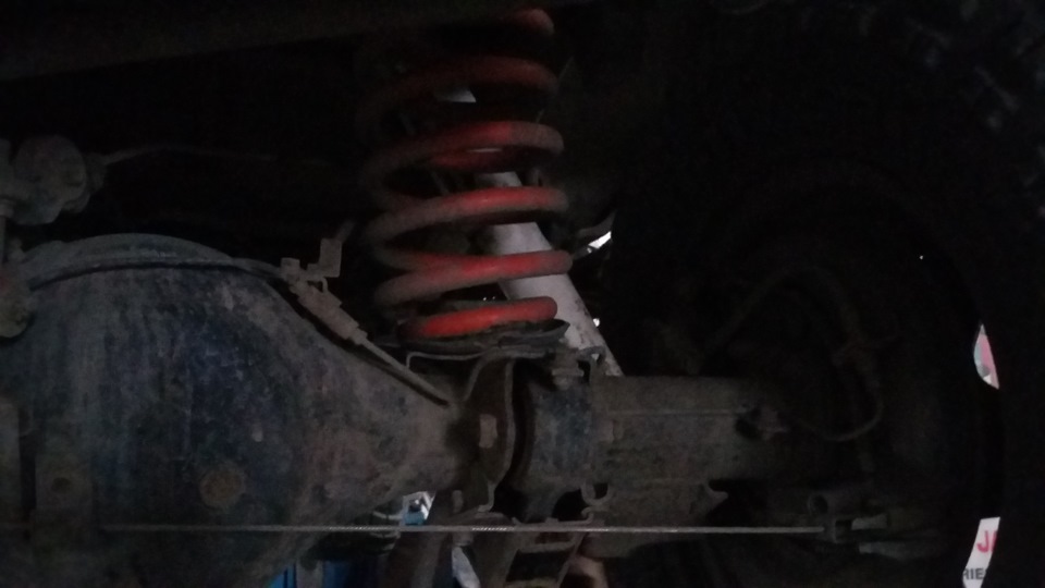 Замена резинок амортизаторов — Toyota Land Cruiser Prado 70-series, 3 л ...