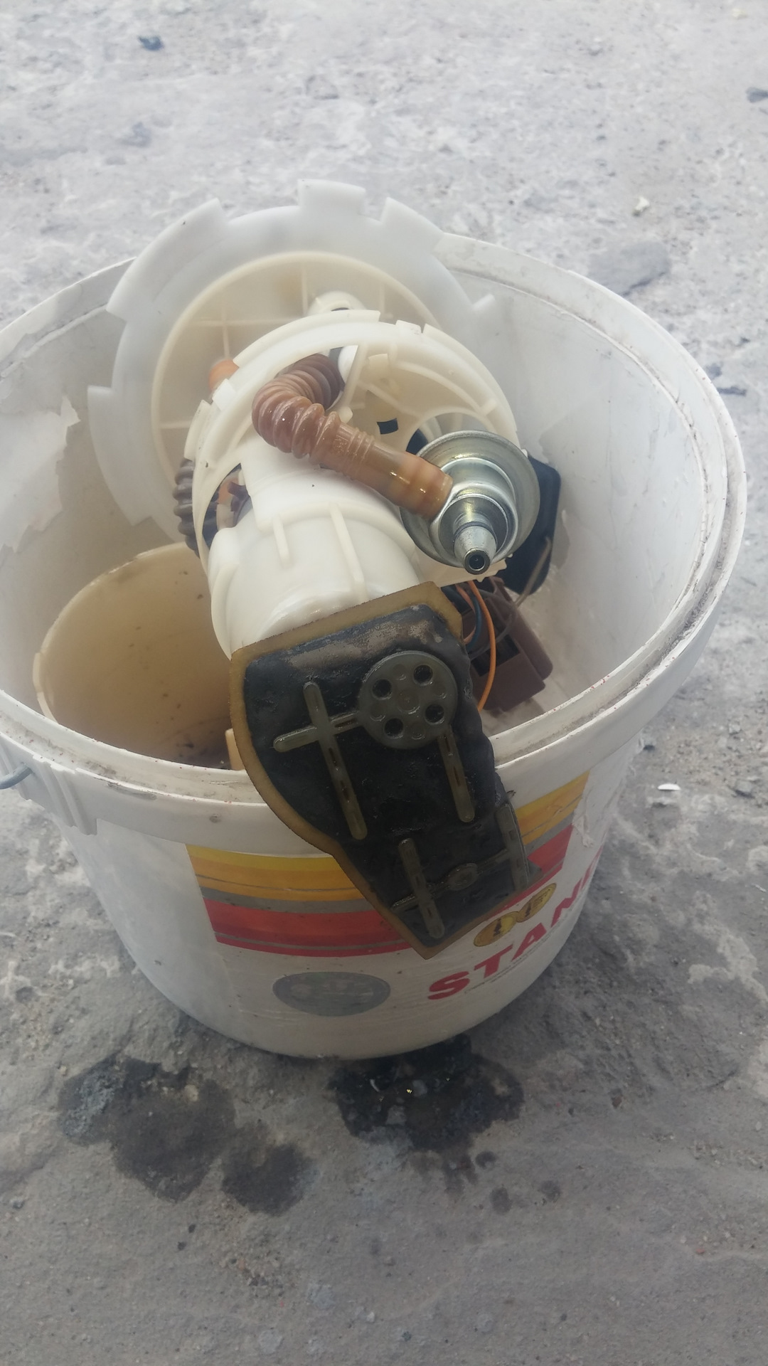 Замена сеточки бензонасоса — Chevrolet Aveo Sedan (1G), 1,5 л, 2007 ...