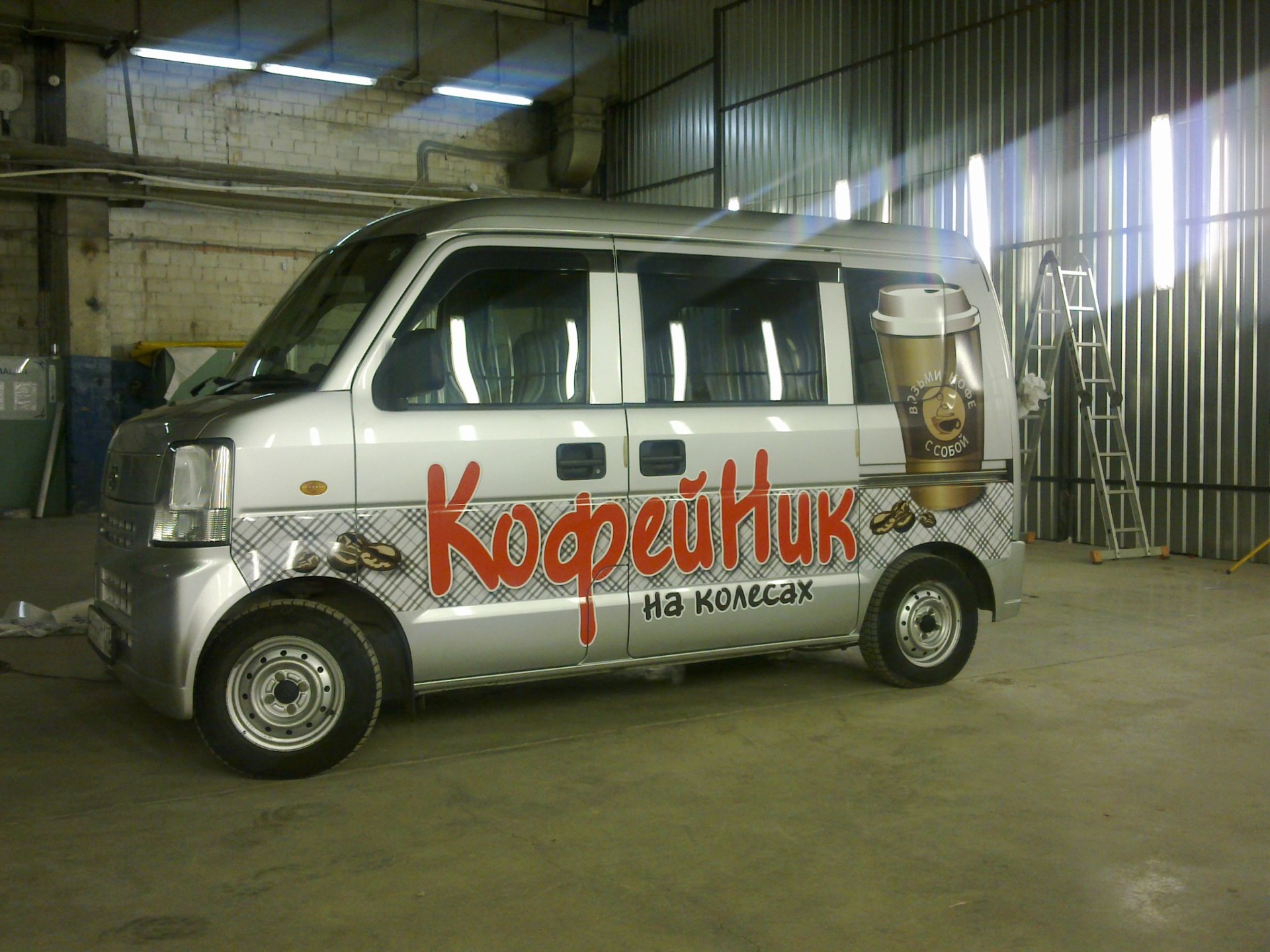 Обклеились — Suzuki Every (DA64), 0,7 л, 2009 года | стайлинг | DRIVE2