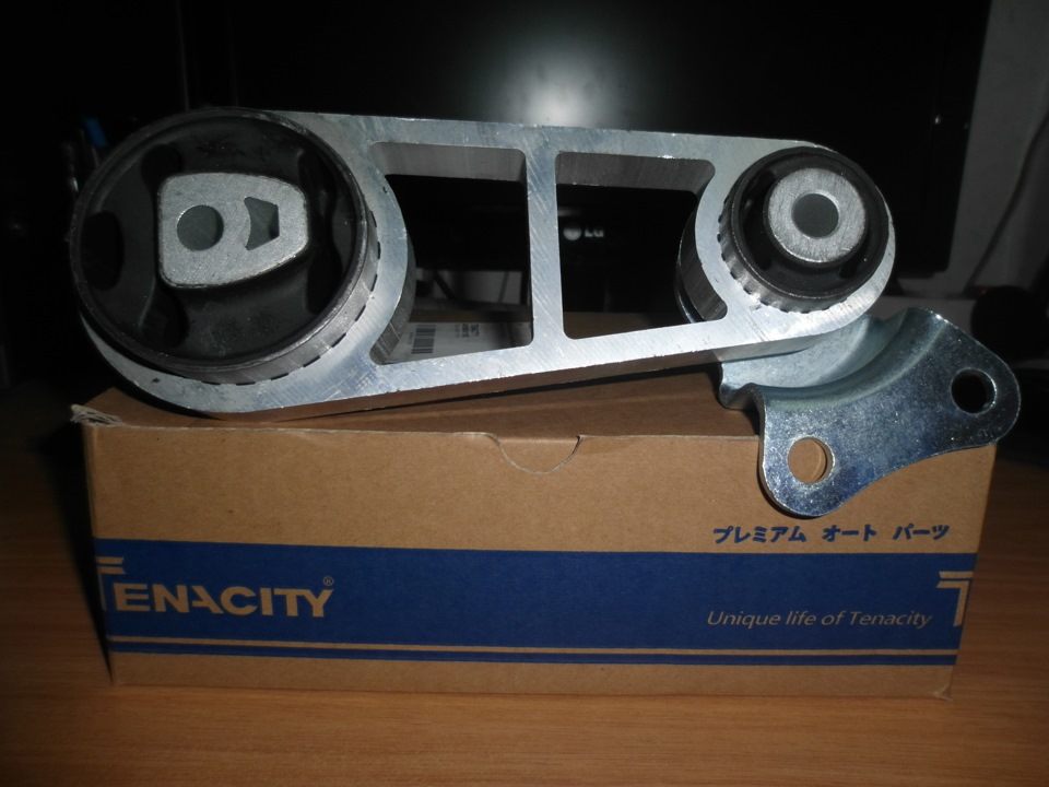 Про подушки и привода — Mazda Demio (2G), 1,5 л, 2003 года | своими ...