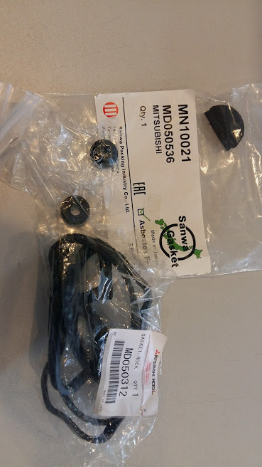 MD050536 Комплект прокладок, крышка головки цилиндра Mitsubishi ...