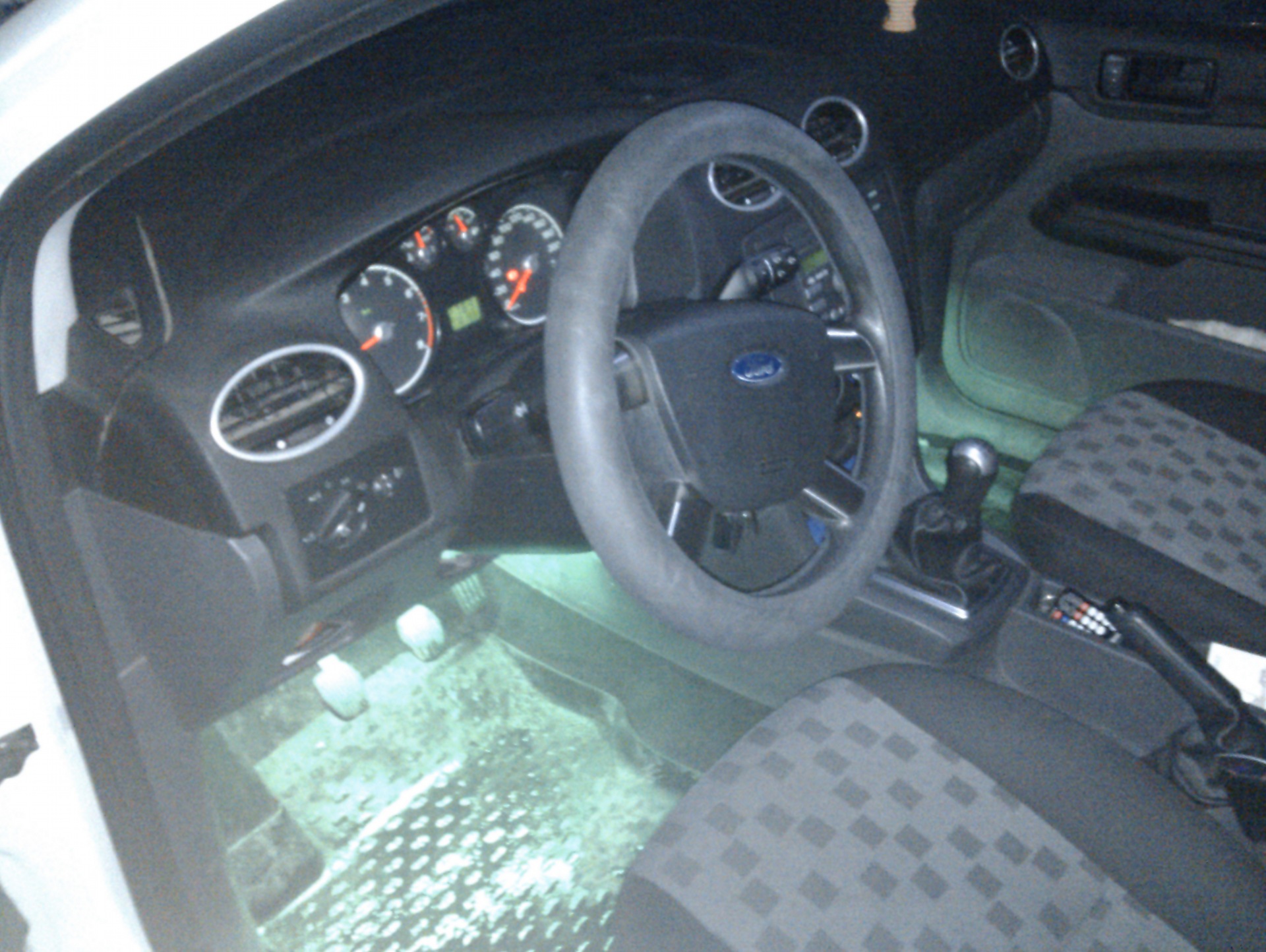 Диодная подсветка салона и днища машины))) — Ford Focus II Hatchback, 1 ...